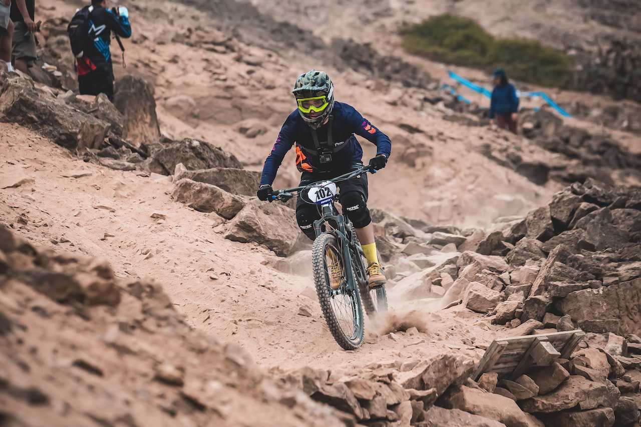 Reglas del MTB downhill: cómo competir - Journey Sports
